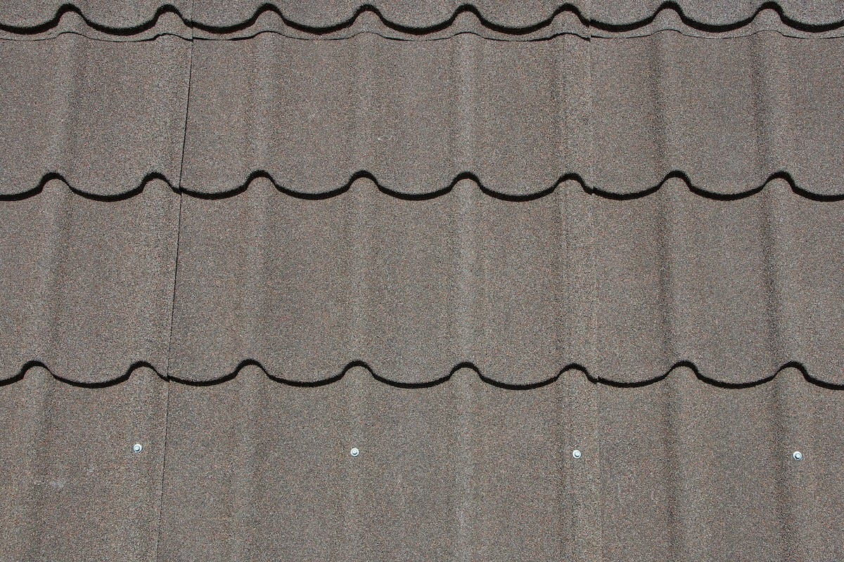 9 Reasons To Consider Tile Roofing Options (Pros & Cons)